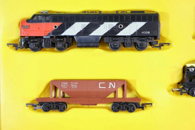 TRIANG HORNBY SS680 CANADIAN CN DIESEL SET LOCOMOTIVE & WAGONS oj $700. ...