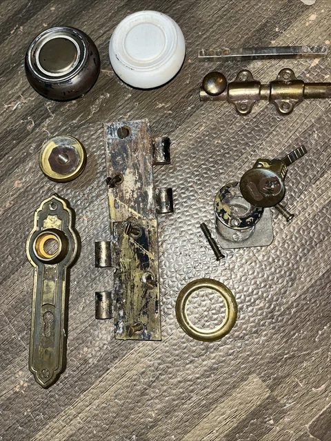VINTAGE DOOR LOCK Hardware Knobs, Spindle, Brass Yale Lock, Hinges ...