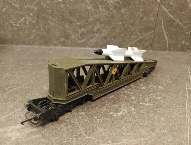 TRIANG BATTLE SPACE Plane Launcher With Rocket Load £12.99 - PicClick UK