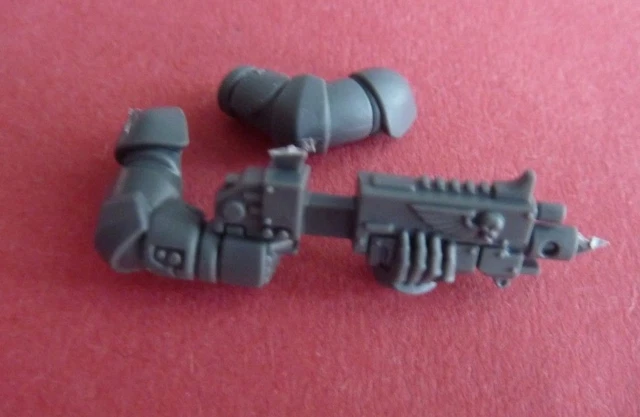 SPACE MARINE PRIMARIS INTERCESSORS BOLT RIFLE SET (A) - Bits 40K £1.25 ...