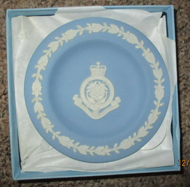 WEDGWOOD JASPERWARE ROYAL Mint Britannia by Philip Nathan Boxed £10.00 ...