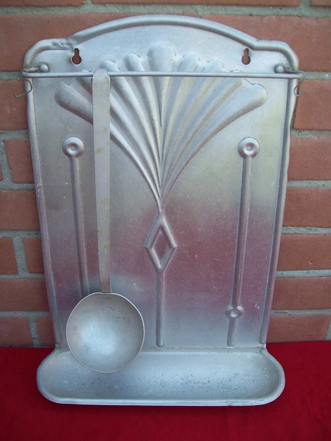 ANCIEN PORTE USTENSILES Mural De Cuisine En Aluminium Avec Sa Louche ...