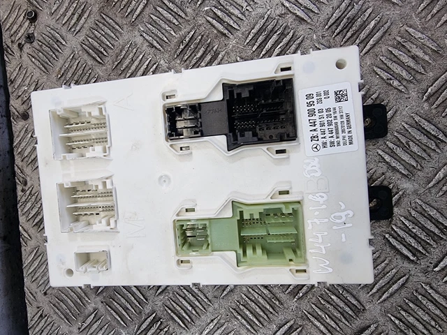 MERCEDES VITO W447 Sam Unit Control Module A4479009509 1.6 Dsl Panel ...