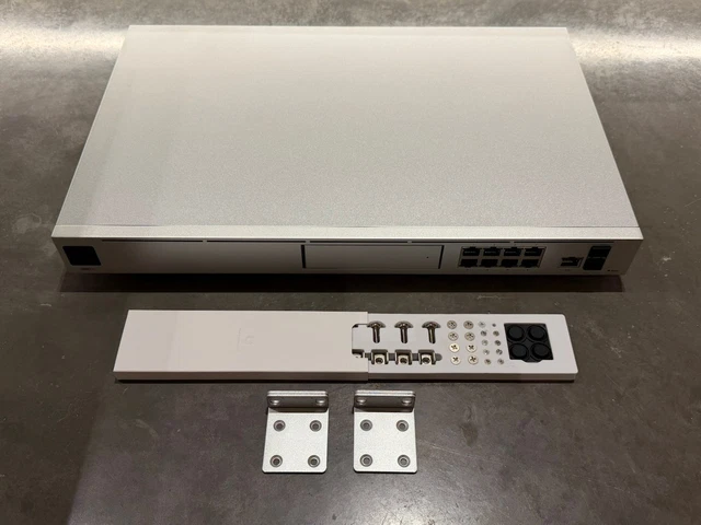 UBIQUITI UNIFI DREAM Machine Pro cloud console/gateway with 4TB WD ...