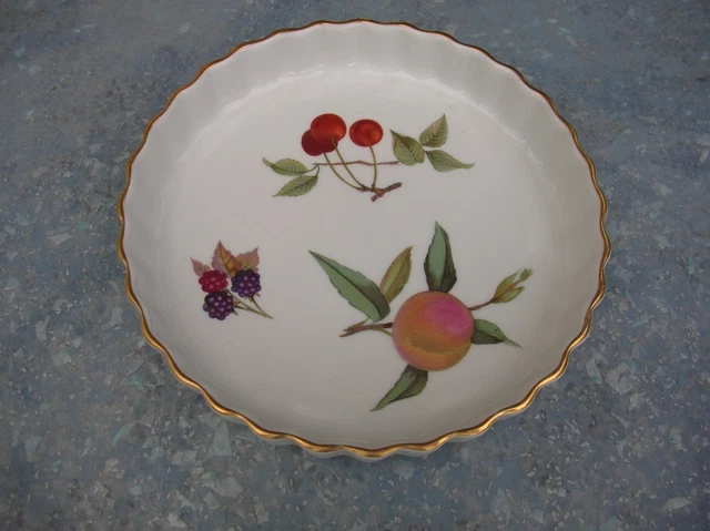 ROYAL WORCESTER 'EVESHAM' Open Fluted Flan Dish. (Collection only ... ROYAL WORCESTER 'EVESHAM' Open Fluted Flan Dish. (Collection only ...