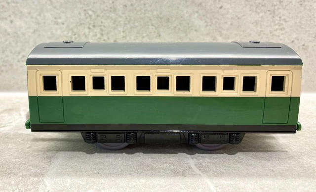 RARE! THOMAS THE Tank Engine & Friends Trackmaster Green Express Coach ...