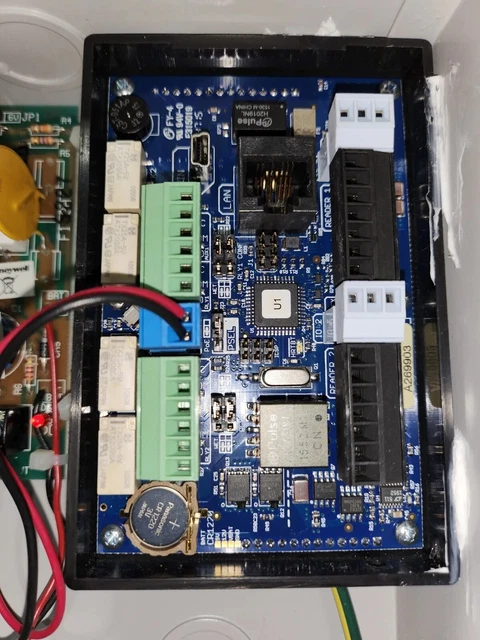 BRIVO SYSTEMS LLC ACS Door Controller AC8-IPDC-2E USED w/ Honeywell ...