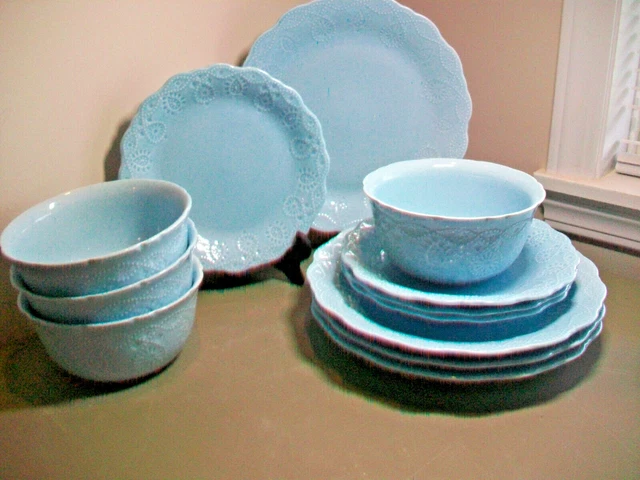 THE PIONEER WOMAN Toni Light Blue Dinnerware Set, 12-Piece Plates Bowls ...