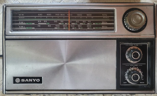 VINTAGE SANYO MODEL RP 3450 Portable Transistor Radio MW SW - Made in ...
