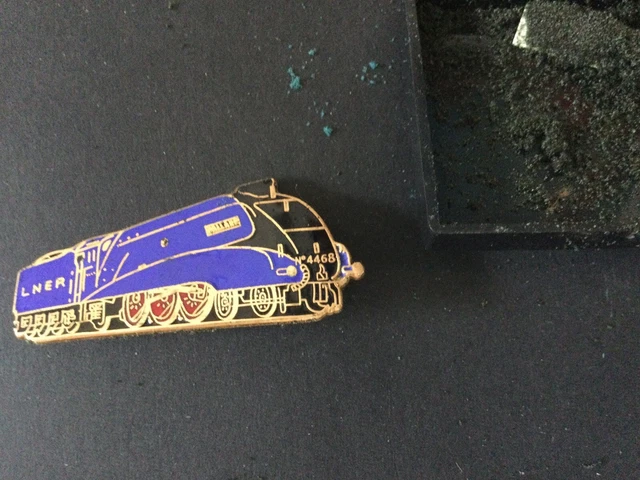 RARE VINTAGE ENAMEL Railway Collectors Badge Minamel LINER No 4468 ...