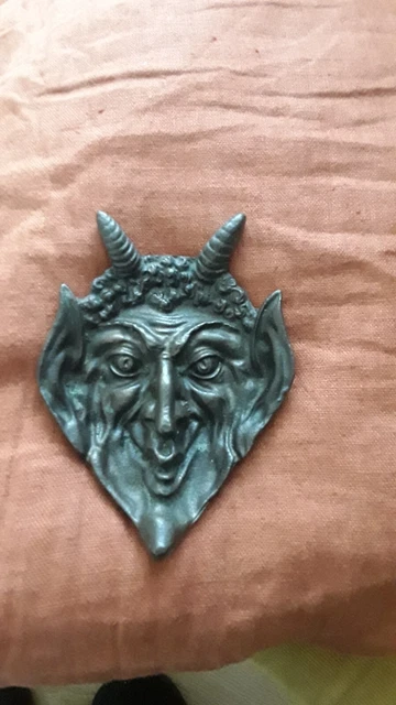 ANCIENNE TÊTE de diable en bronze patiné. Devils Satan ancienne EUR 40 ...