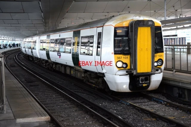 PHOTO CLASS 387 Electrostar 4-Car Emu No 387 101 At Blackfriars Station ...