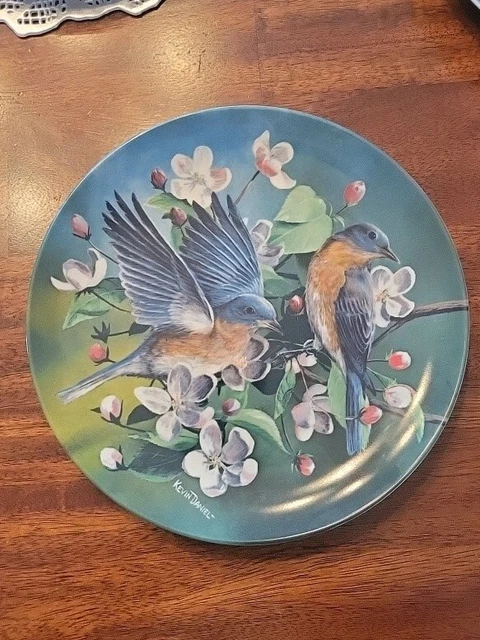 THE BLUEBIRD BY Kevin Daniel Knowles Plate Birds of Your Garden 1986 8. ...