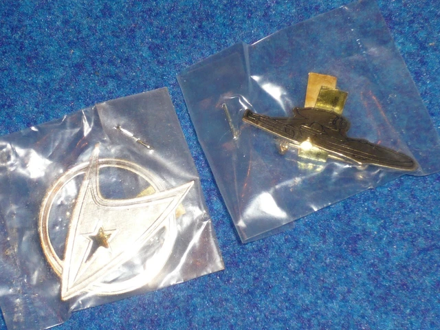 LOT OF 6 STAR TREK Starship USS Enterprise & STARFLEET INSIGNIA Pins ...