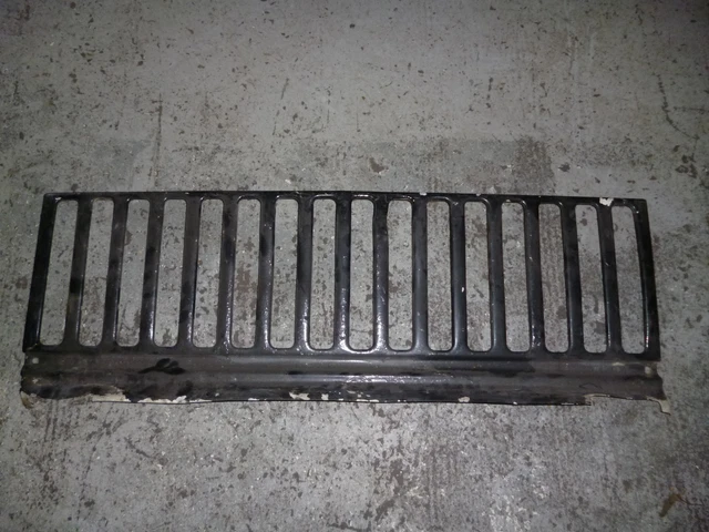 RANGE ROVER CLASSIC Front Grill. Early Model. 2 Door. Genuine. £50.00 ...