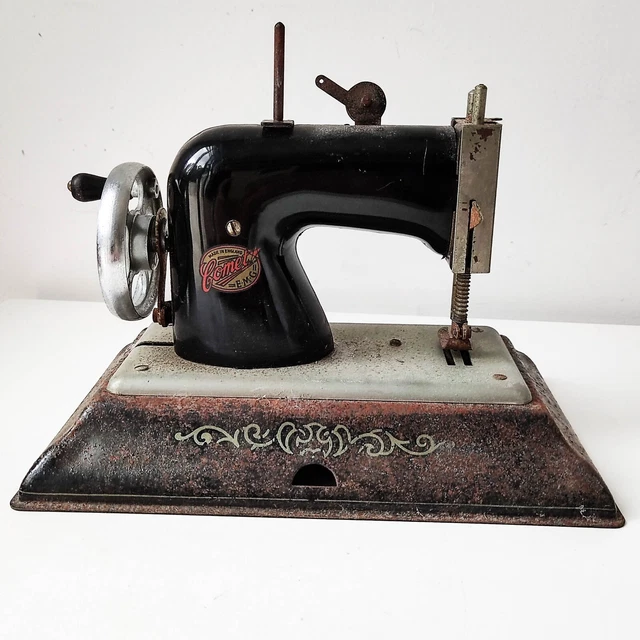 VINTAGE COMET EMG SMALL CHILDREN'S SEWING MACHINE MADE IN ENGLAND 1940s ...
