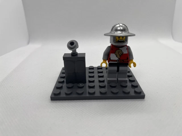 LEGO KINGDOMS CASTLE CAS498 Lion Knight Quarters Scared Pattern Used ...