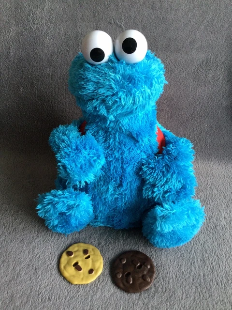 HASBRO SESAME STREET Count N Crunch Talking Cookie Monster With Two ...