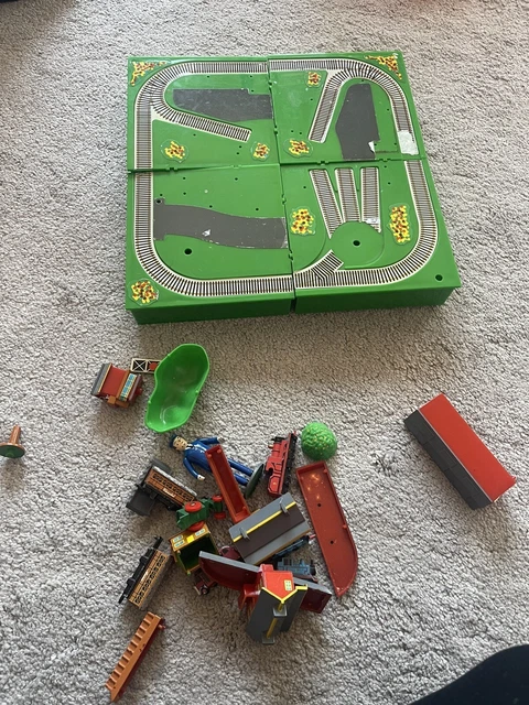 RARE VINTAGE ERTL miniature Thomas the tank engine and friends trains ...