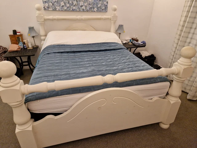KING SIZE SOLID Wood Bedframe - Rustic White Shabby Shic £25.00 ... KING SIZE SOLID Wood Bedframe - Rustic White Shabby Shic £25.00 ...