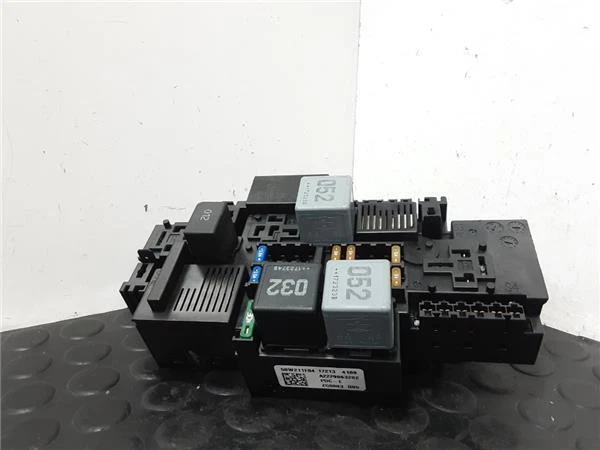 MERCEDES-BENZ C (W205) 2017 A2229063202 EUR 149,00 - PicClick FR