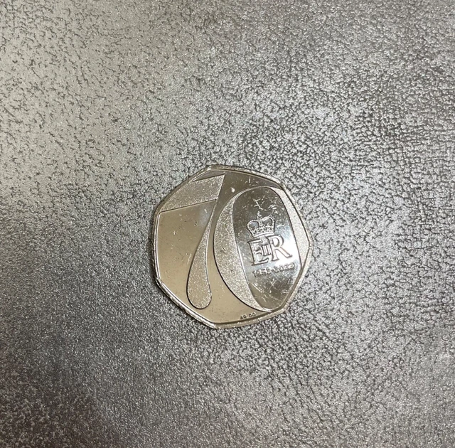 50P COIN HM Queen Jubilee 70th ER 2022 .Rare HM Queen 50p Coin 2022 £ ...