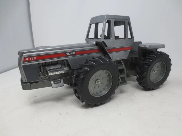 SCALE MODELS 1/16 White Wfe 4-175 Field Boss 4Wd Red Stripe Farm Toy ...