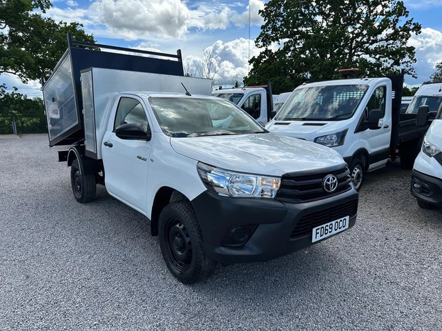 TOYOTA HILUX ARBORIST Euro 6 Tipper Arb Waste Clearance 2020 £24,995.00 ...