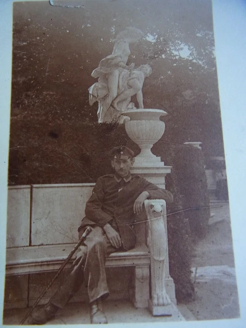 FOTO POTSDAM 1917: SOLDAT im Park Sanssouci mit STATUE von François ...