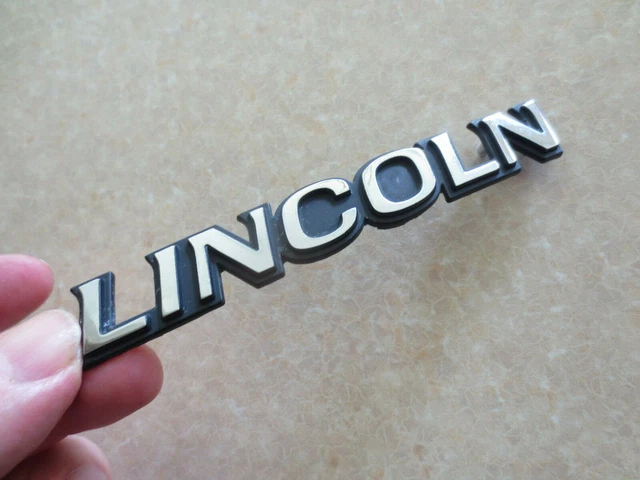 ORIGINAL FORD LINCOLN motor car plastic emblem / / badge - - - ---- $35 ...
