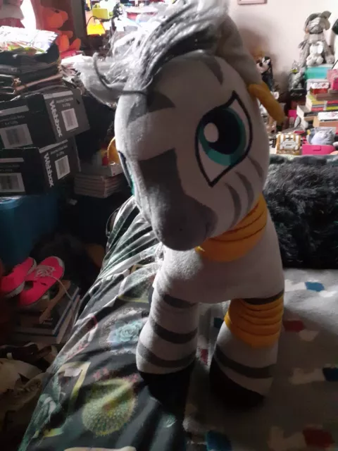 BUILD A BEAR Workshop My Little Pony Zecora, RARO giocattolo morbido ... BUILD A BEAR Workshop My Little Pony Zecora, RARO giocattolo morbido ...