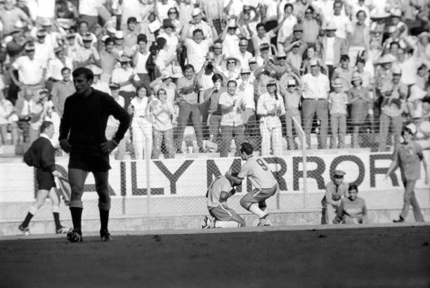 WORLD CUP SEMI-FINAL 1970: Brazil v Uruguay 10th July 1970 Old Photo $8 ...
