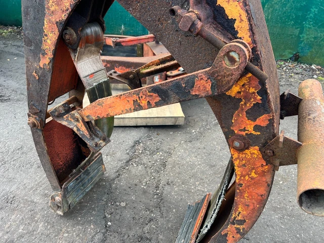 PROBST RG-5-150 LARGE Pipe Manhole Clamp Attachment Digger Telehandler ...