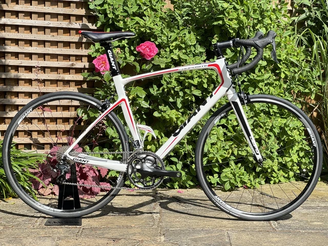 £595 GIANT DEFY Composite 1 Carbon Road Bike Size: ML Shimano Ultegra ...
