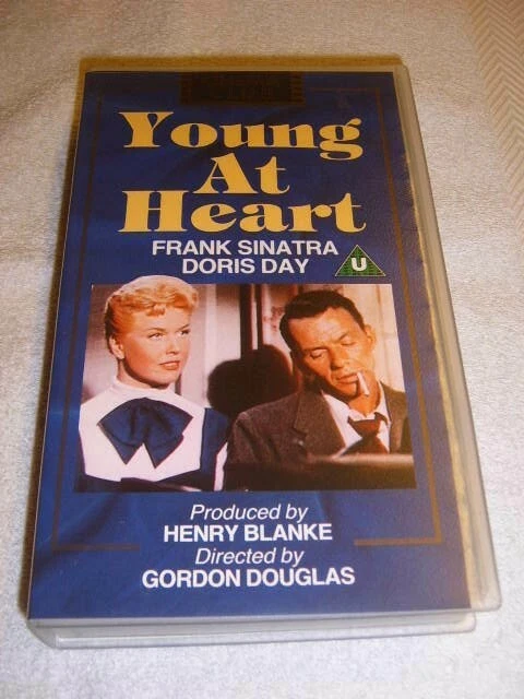 YOUNG AT HEART "MUSICAL" VHS Video Tape - FRANK SINATRA, DORIS DAY, GIG ...