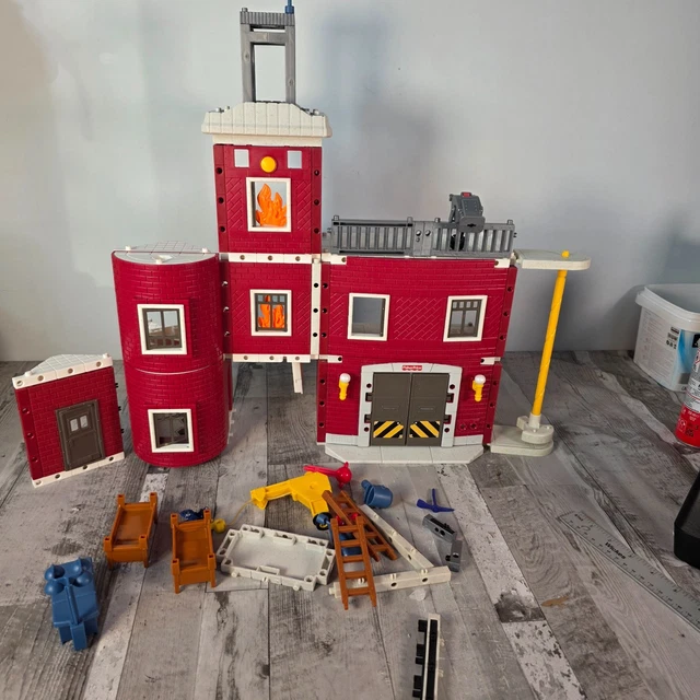 FISHER PRICE IMAGINEXT System 78328 - Rescue Center Fire station £22.99 ...