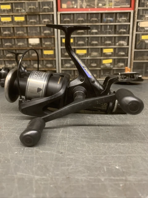 SHIMANO BAITRUNNER 8000 Gte Fixed Spool Salmon/Carp/Barbel Fishing Reel ...