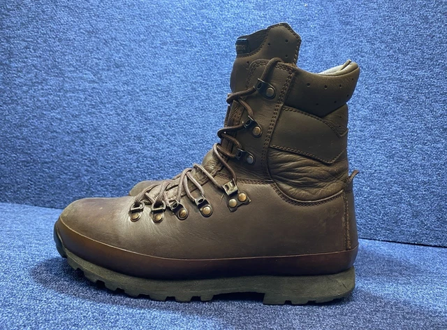 SIZE UK 8M - Altberg Defender - Walking/Hiking Boots Brown Male £54.99 ...