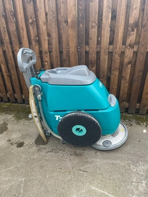 TENNANT T2 FLOOR Walk Behind Floor Scrubber And Dryer £999.00 - PicClick UK