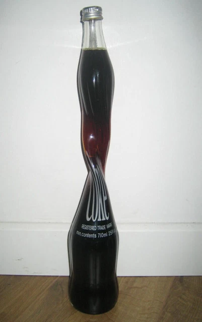 GRANDE BOUTEILLE DE Coca-Cola Coke 45 cm. Torsadée, tordue. Vintage ...