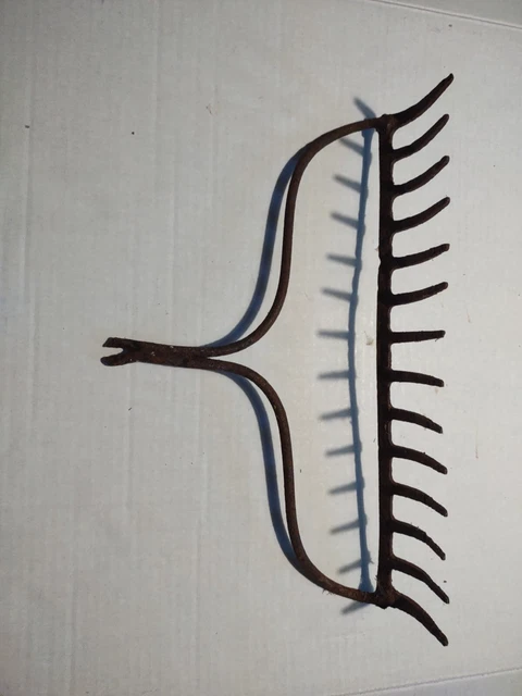 VINTAGE HEAVY RUSTIC Farmhouse Garden Tool Metal Rake Head 14 Tine ...