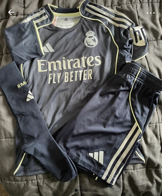 REAL MADRID VINI Jr. Full Genuine Kit Age 11-12 £73.50 - PicClick UK