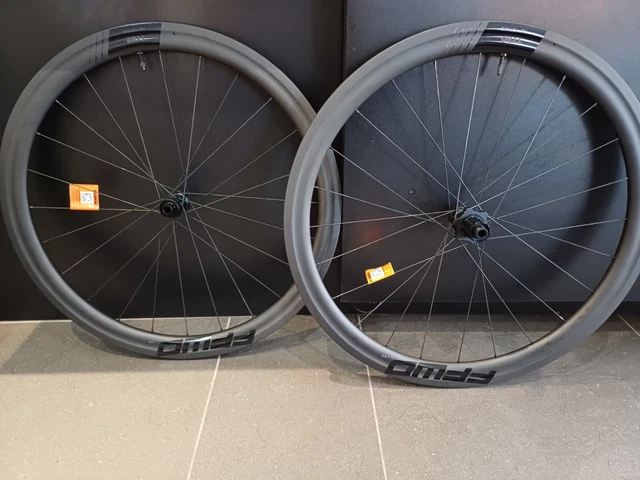 FAST FORWARD FFWD TYRO Darc Carbon Wheelset, Disc Brake, Tubeless ...