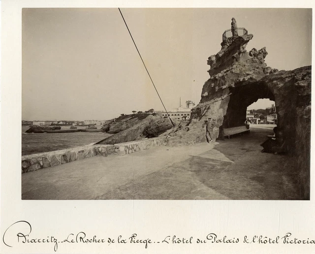 FRANCE, BIARRITZ, LE Rocher de la Vierge Vintage albumen print. Tirage album EUR 199,00 ...