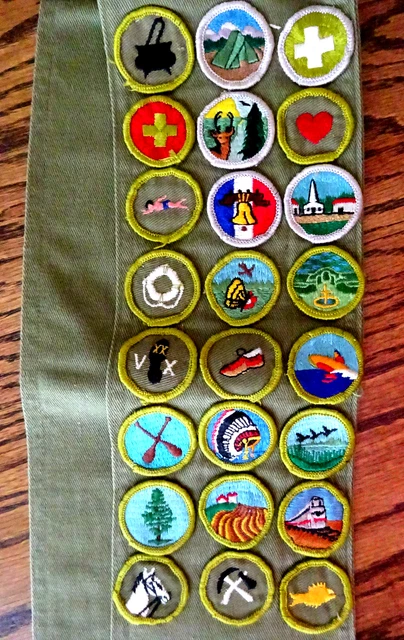 VINTAGE BSA BOY Scout Green Sash With 24 Merit Badge Patches £14.71 ... VINTAGE BSA BOY Scout Green Sash With 24 Merit Badge Patches £14.71 ...
