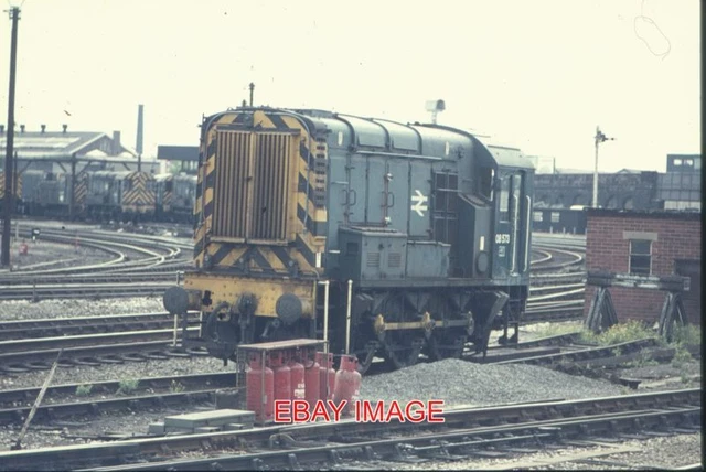 ORIGINAL 35MM SLIDE CLASS 08 SHUNTER NO 08573 AT DERBY 8/75 £3.50 ...