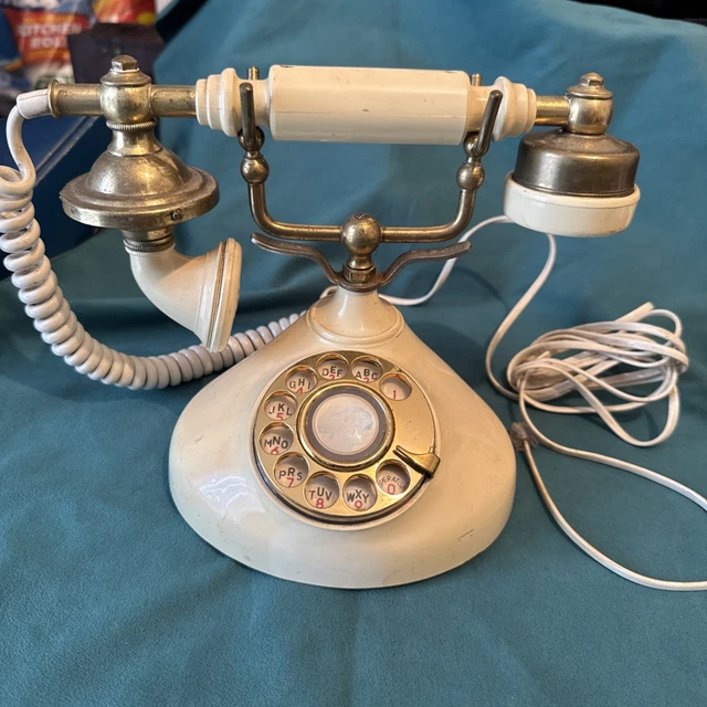 VINTAGE RADIOSHACK TELEPHONE Model 43-326a Rotary Dial Ivory Cream EXEC ...