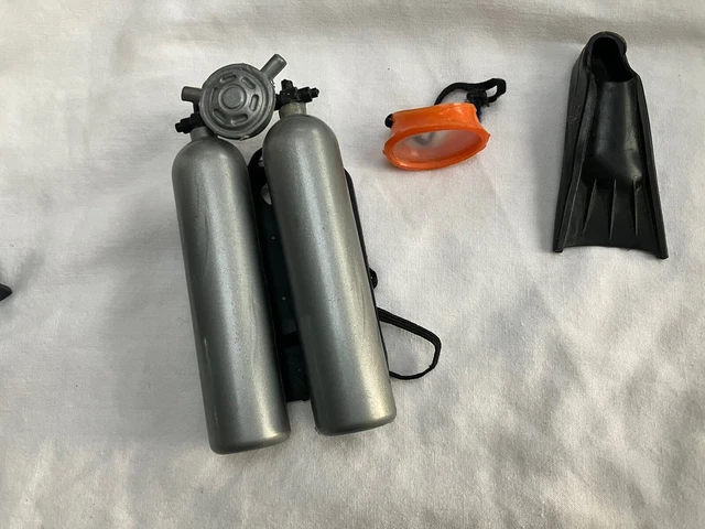 VINTAGE ACTION MAN scuba diver Mask Oxygen Tanks Flipper £8.00 ...
