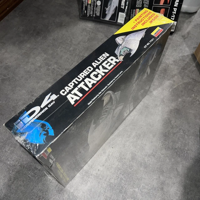 NEW LINDBERG ID4 Independence Day Captured Alien Ufo Ship Model 1/72 ...