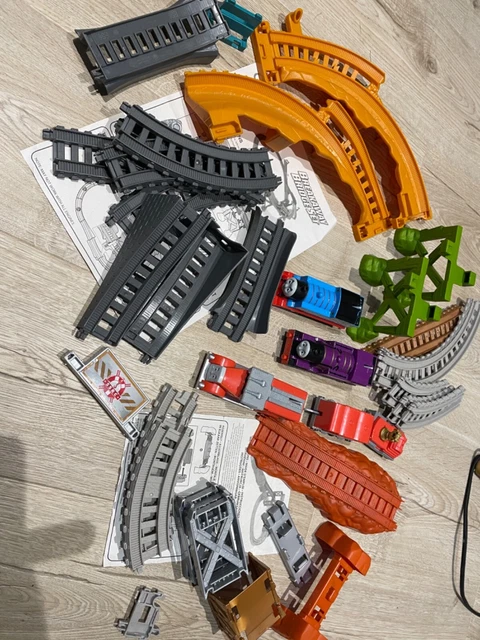 THOMAS THE TANK ENGINE TRACKMASTER TRACK BUNDLE plus Rosie and Flynn £ ...